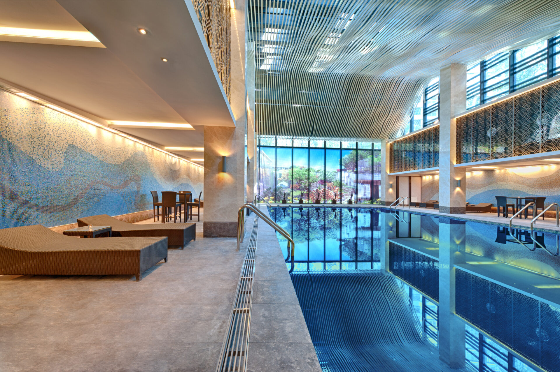 Optimising lighting in hotels: pools, fountains and spas - Fluidra