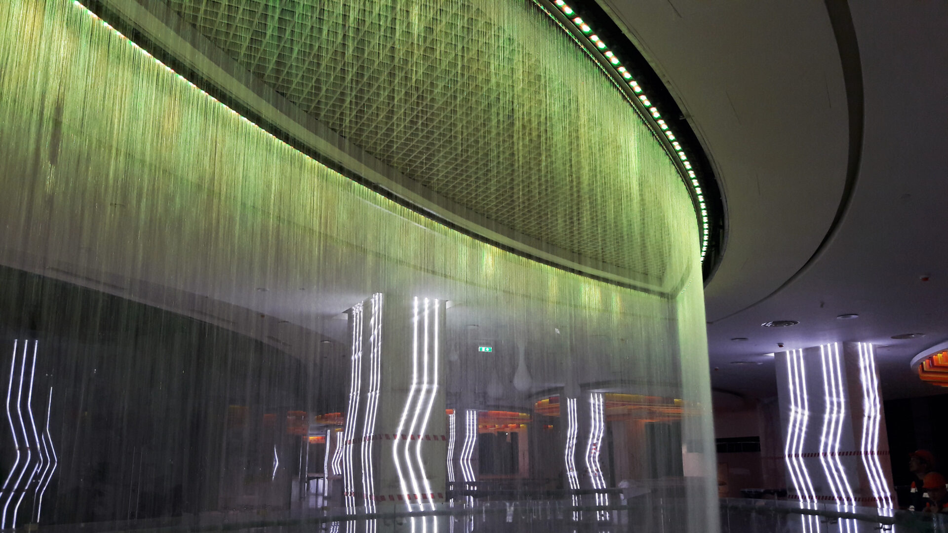 Digital water curtains: functionality and elegance - Fluidra