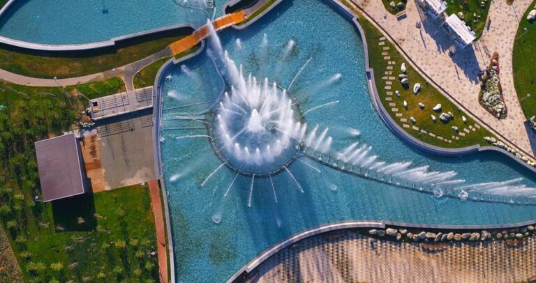 How aquatic architecture transforms landscaping and pool projects | Fluidra