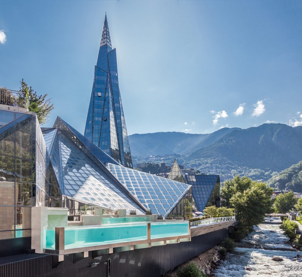 Caldea Panoramic Pool | Fluidra